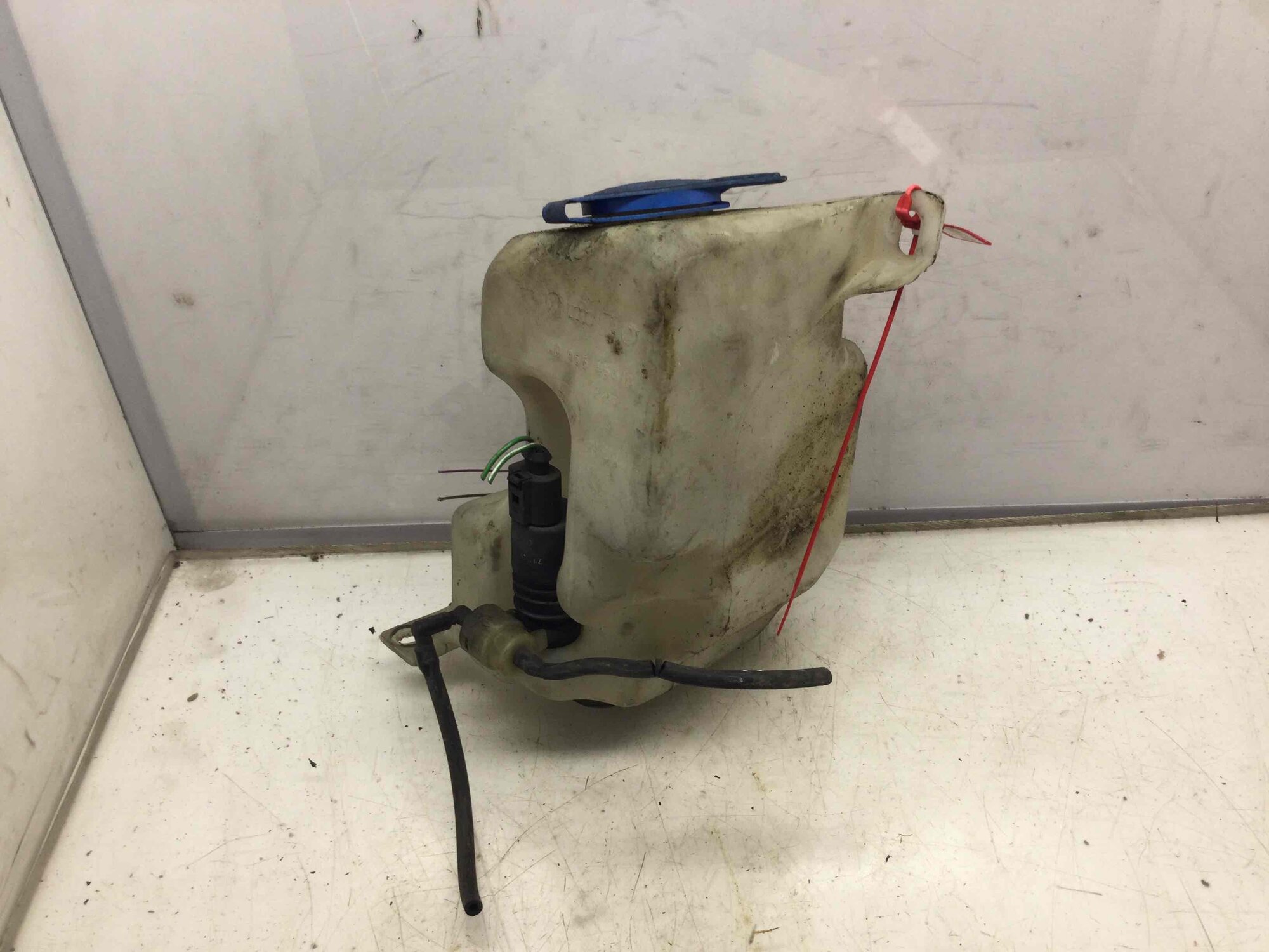 Б/У Бачок омывателя Volkswagen Golf 4 поколение (1997-2004) 2000 г.