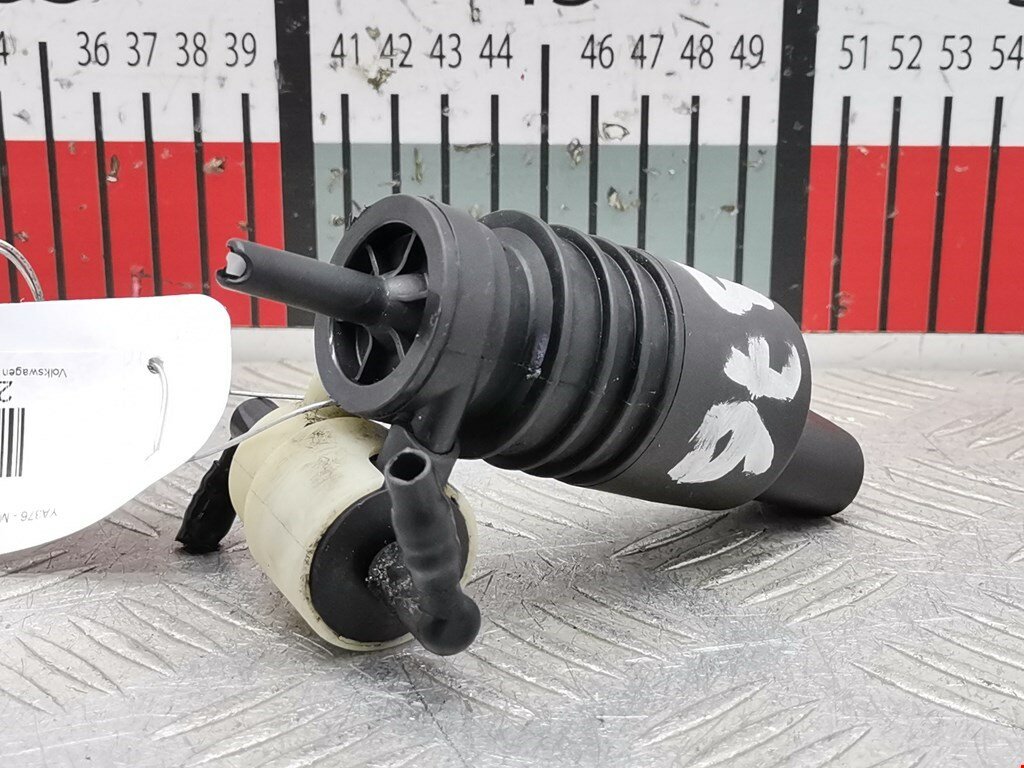 Насос (моторчик) омывателя Volkswagen Golf 4 1K6955651 арт. 2139393