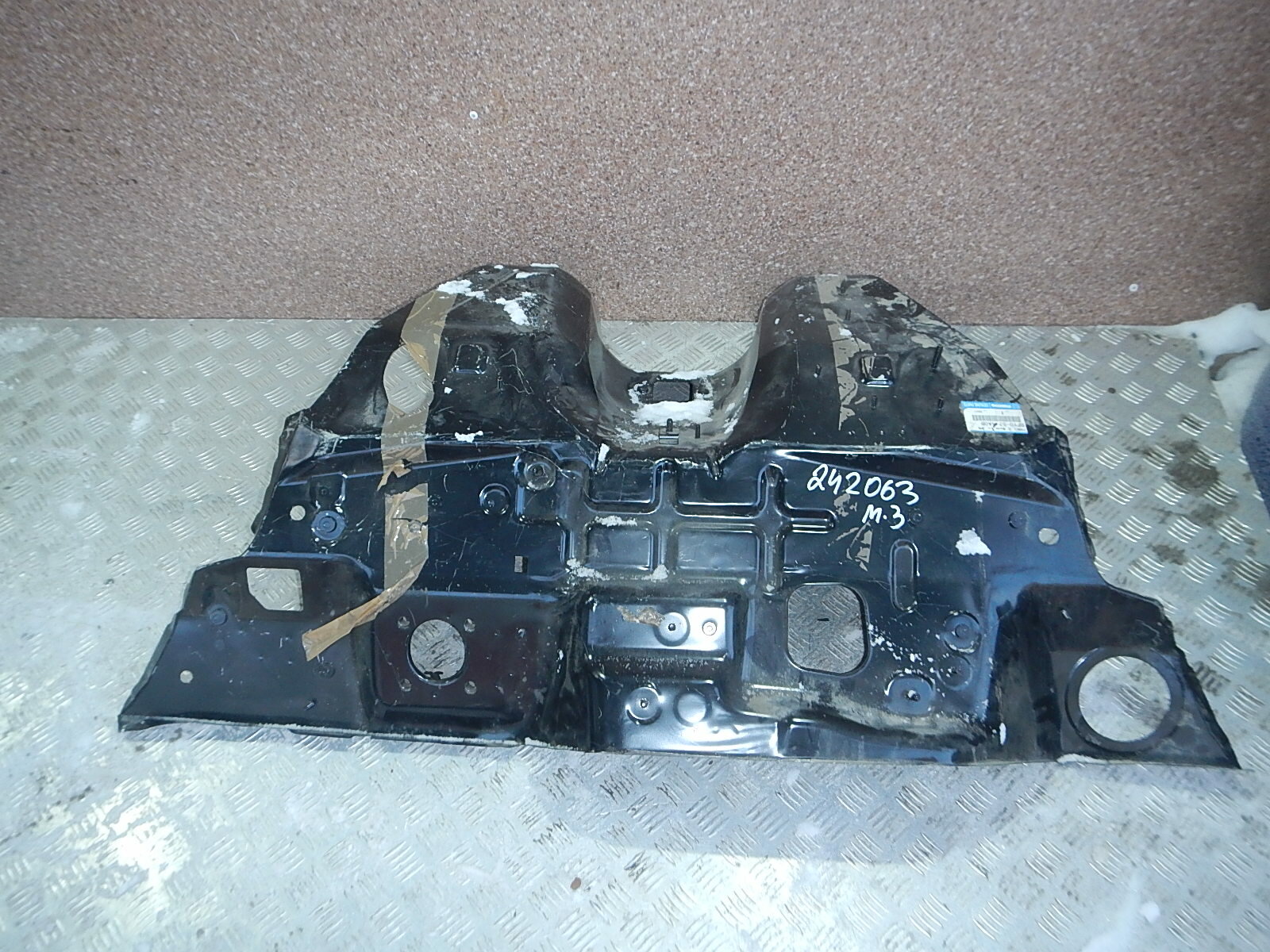 Б/У Щит моторный, Mazda (Мазда)-3 (BK) (02-09) MAZDA 3 (BK) (02-09) новый 242063 MAZDA арт. BPY0534A0B
