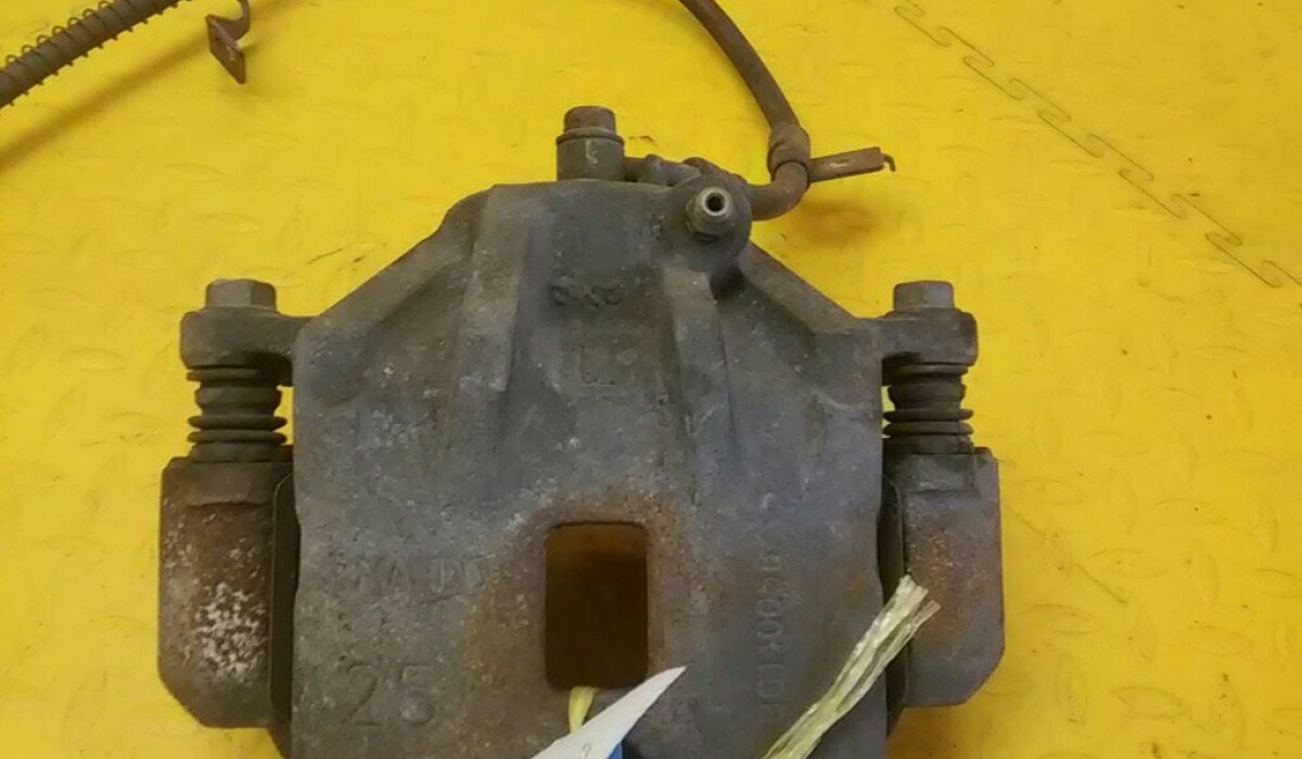 Суппорт передний Sonata IV EF Hyundai 5818038A11