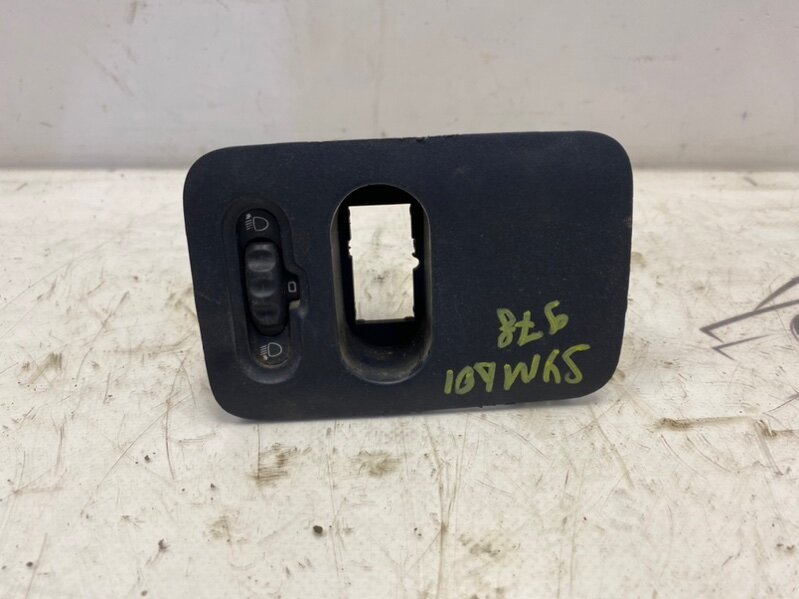 Б/У кнопка корректора фар Renault Symbol 2002 LB K7J700 22649 RENAULT арт. 8200060042