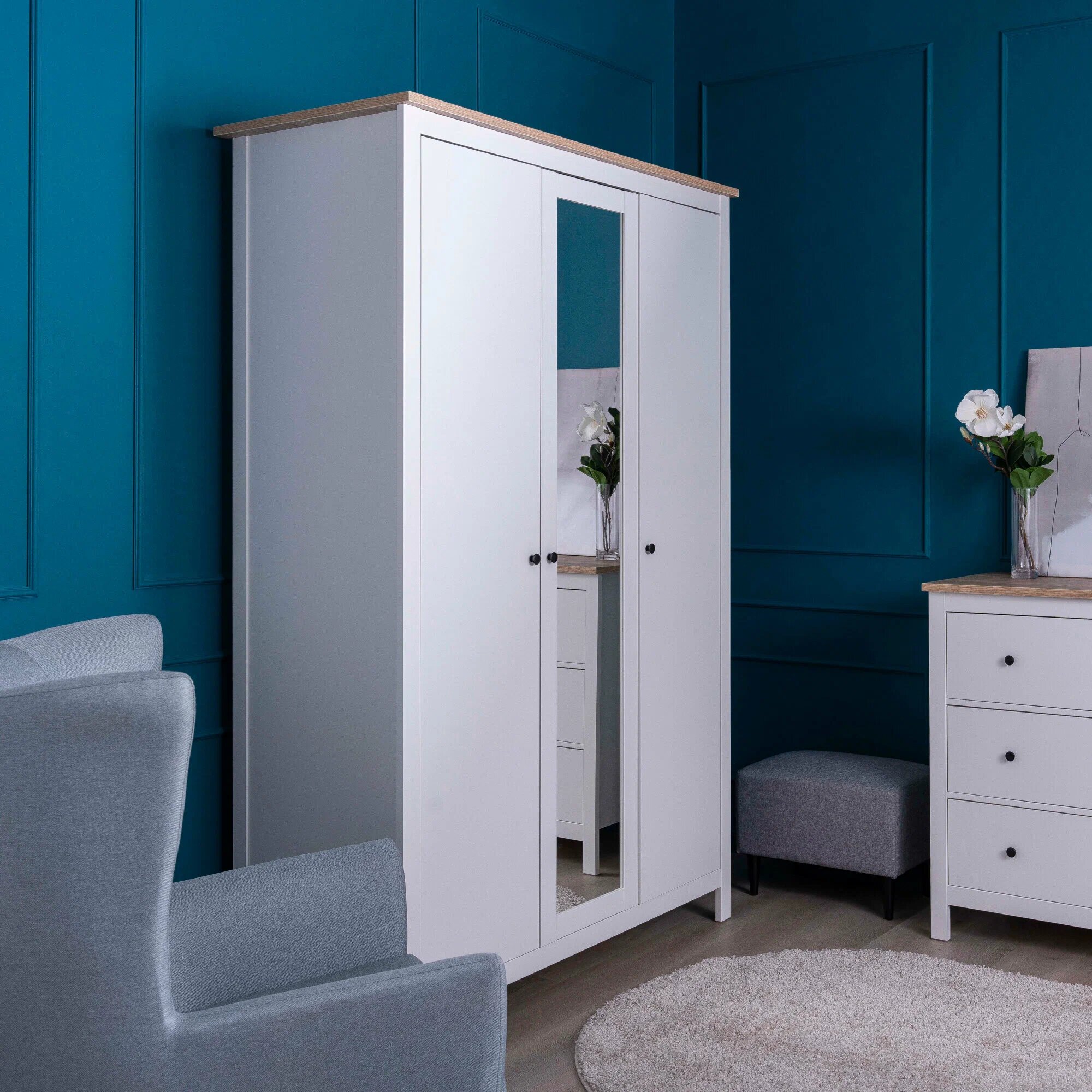 Шкаф распашной с зеркалом "Сага", белый ясень, 3 двери, 132 см х 65 см х 216 см