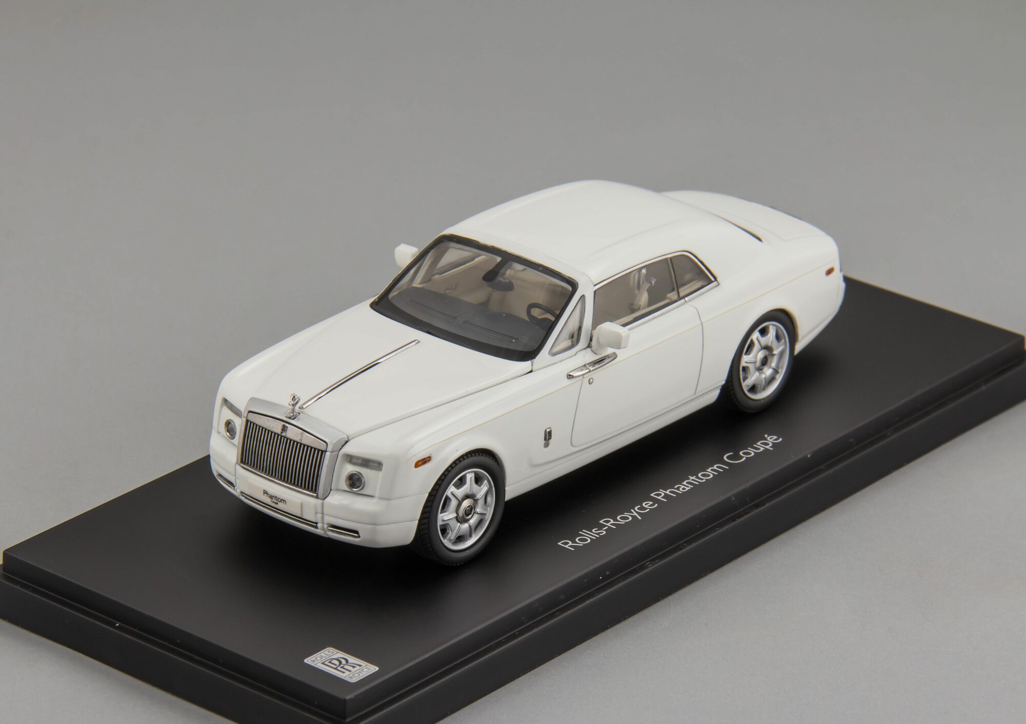 1:43 Rolls-Royce Phantom Coupe, Коллекционная масштабная модель от Kyosho
