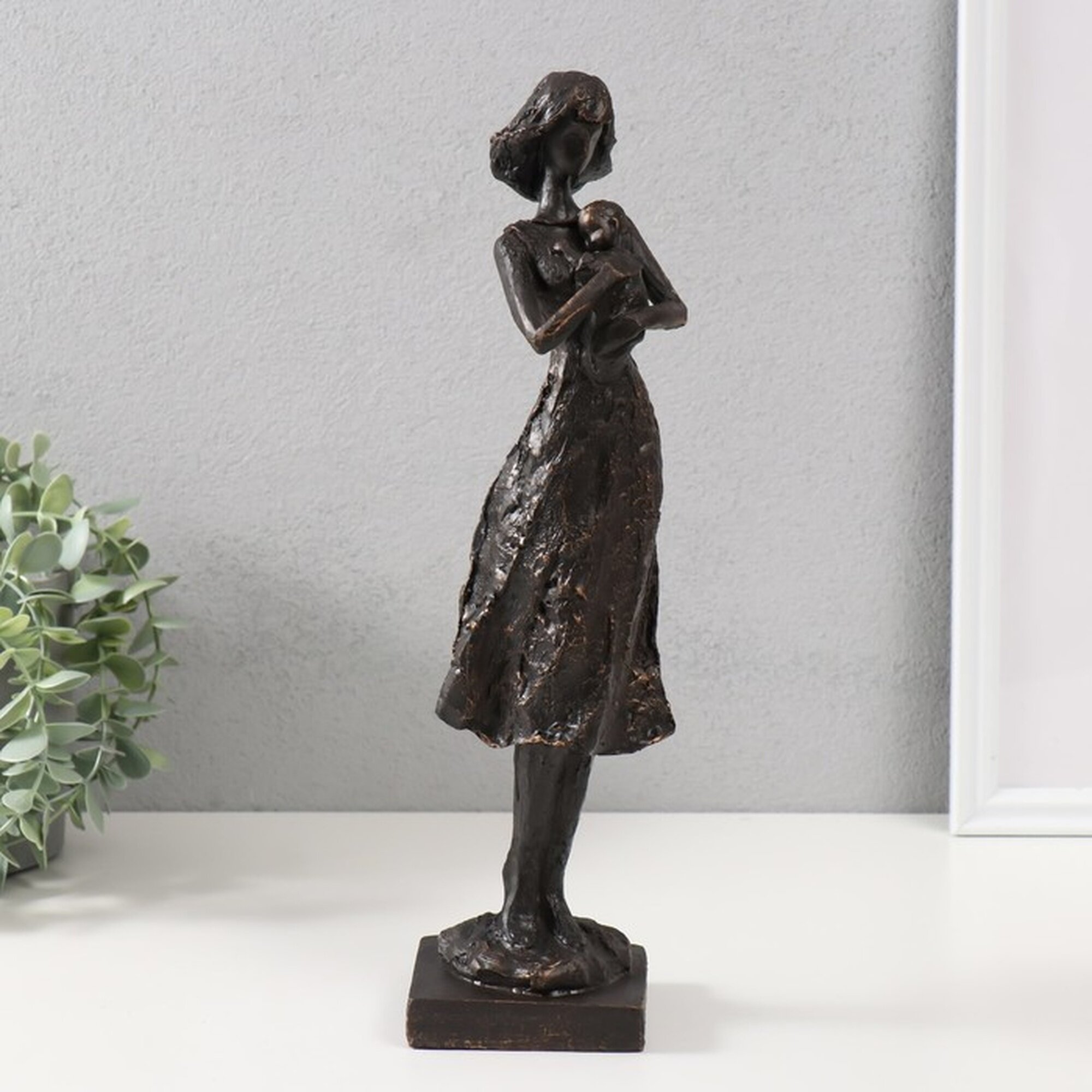 Статуэтка Сима-ленд "Девушка с ребенком", полистоун, 34 см, подарочная упаковка