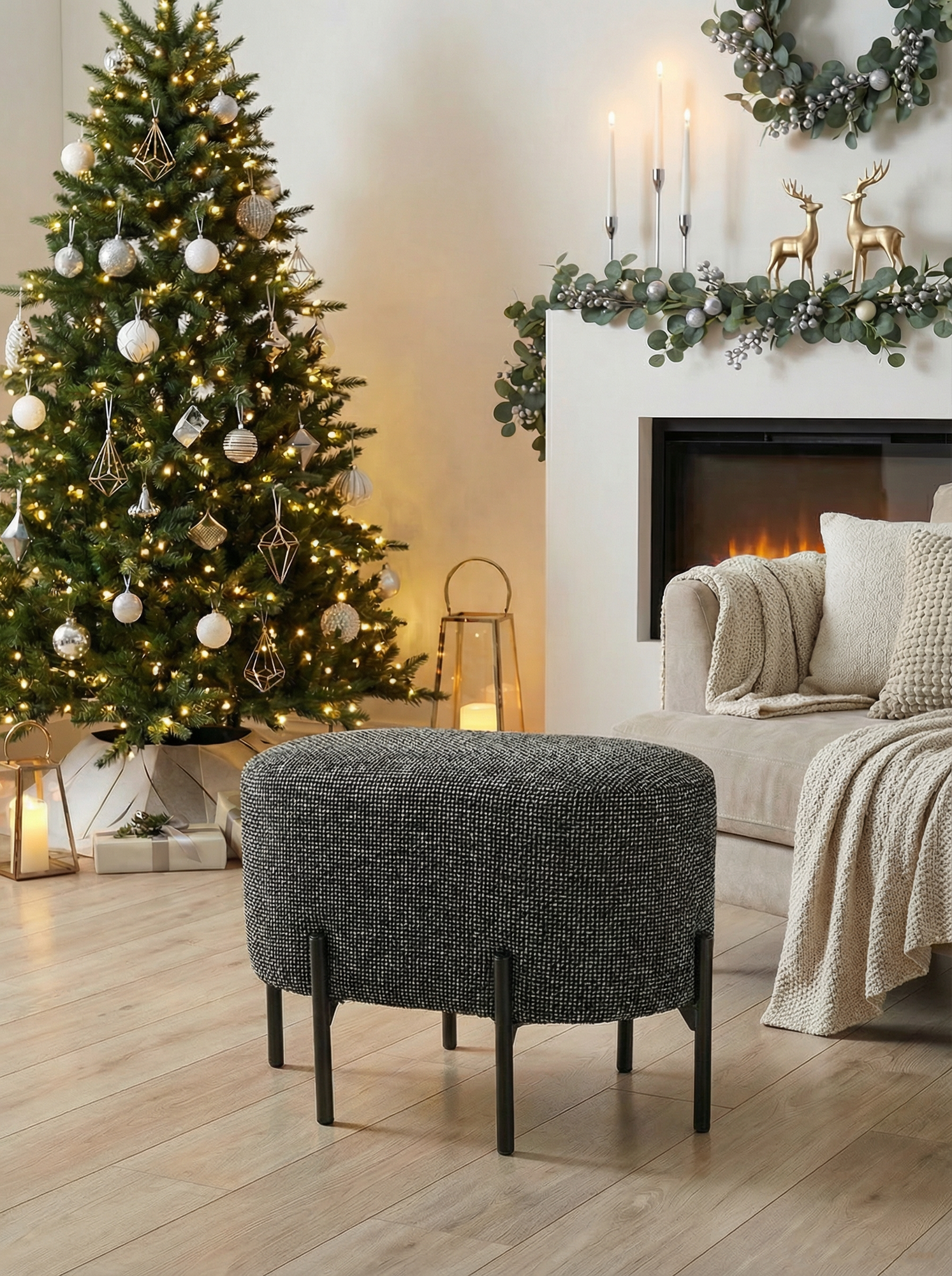 Банкетка для туалетного столика, пуф дизайнерский в гостиную, спальню с ножками с черным покрытием, овальный 58х42x32, рогожка черная