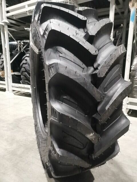 Шина пневмо 360/70R24 122A8/B MRL RRT 770 TL