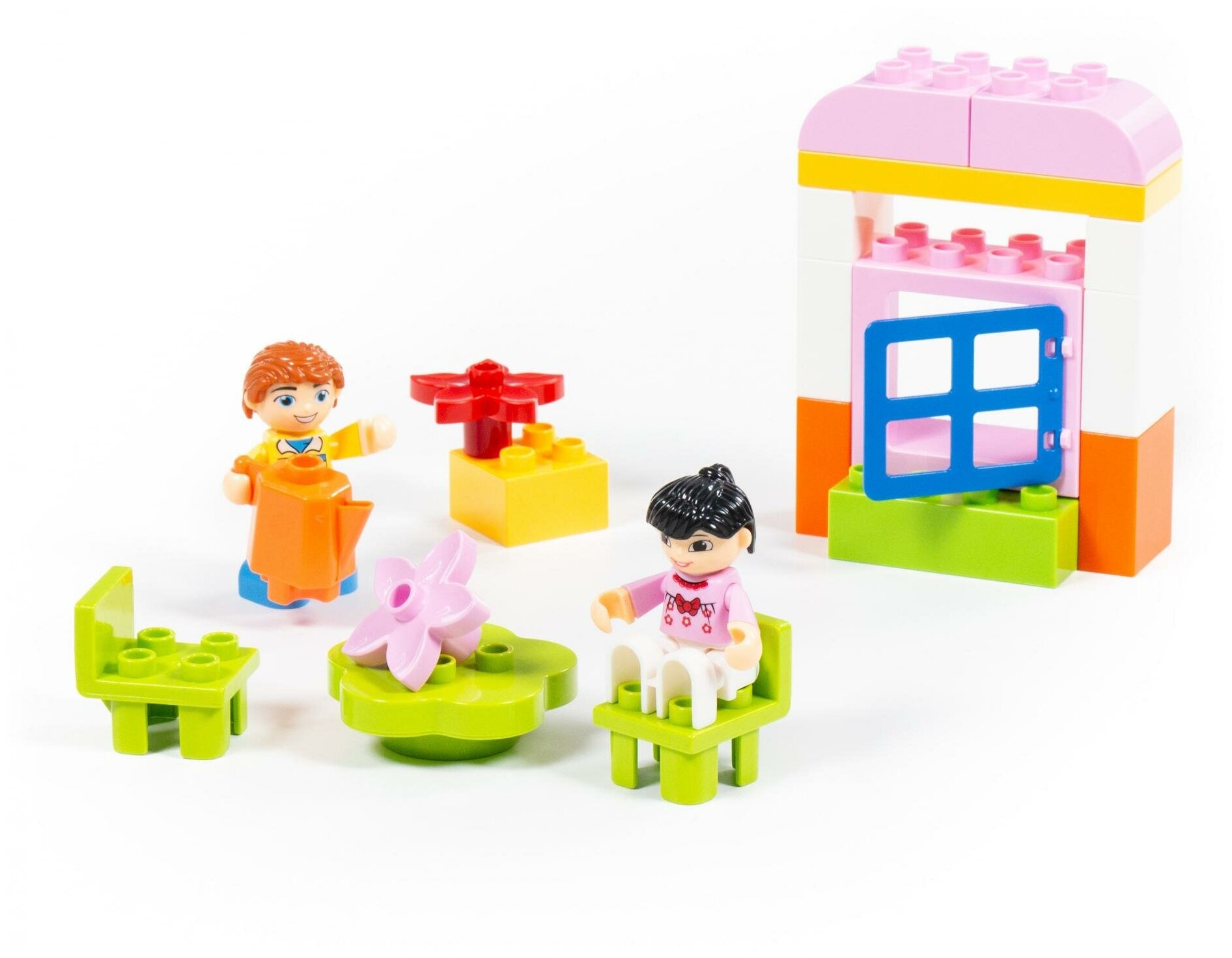 Конструктор Макси Мини домик 21 элемент в коробке 77677