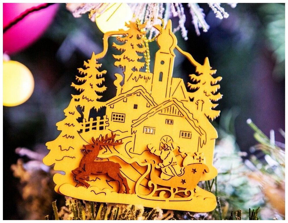 Ёлочное украшение-подвеска 3D рождественский сюжет - сани санты, 9х10 см, Sigro 52-0921-сани