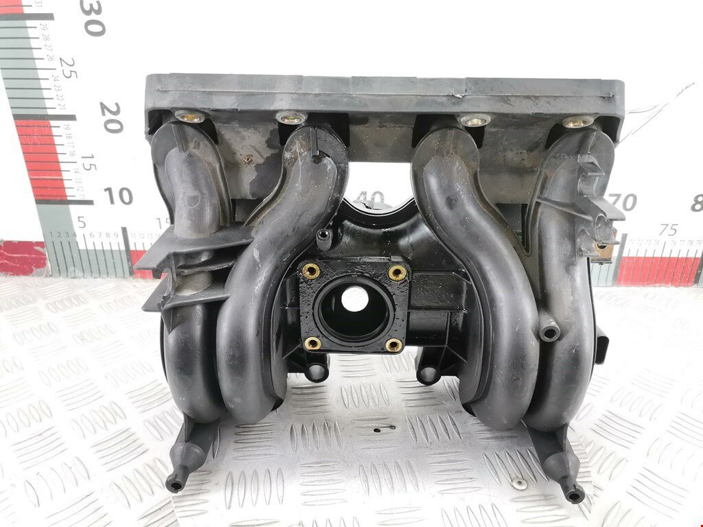 Коллектор впускной Volkswagen Polo 3 030129711BN арт. 1898079