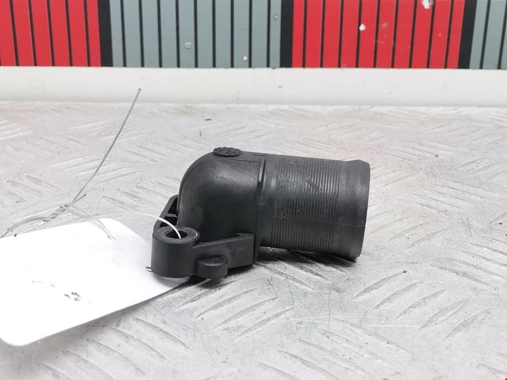 Фланец (штуцер системы охлаждения тройник) Renault Twingo 2 арт. 1985434