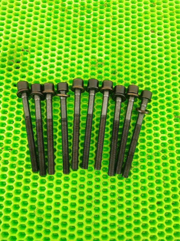 Болт гбц Nissan Micra K12 CR14DE 2002-2010 11056AX000