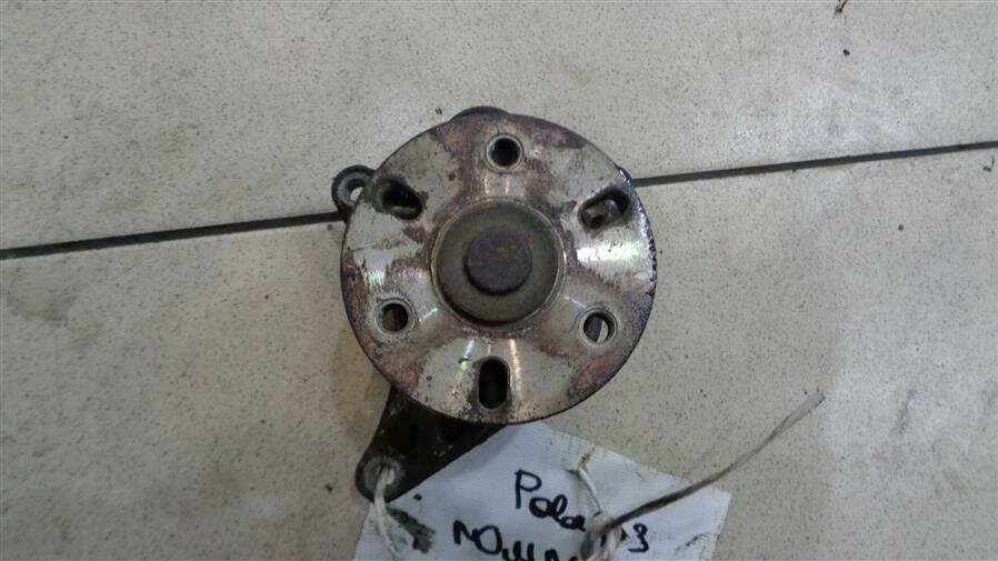 Насос водяной (помпа) от Land Rover Discovery 3 2004-2009