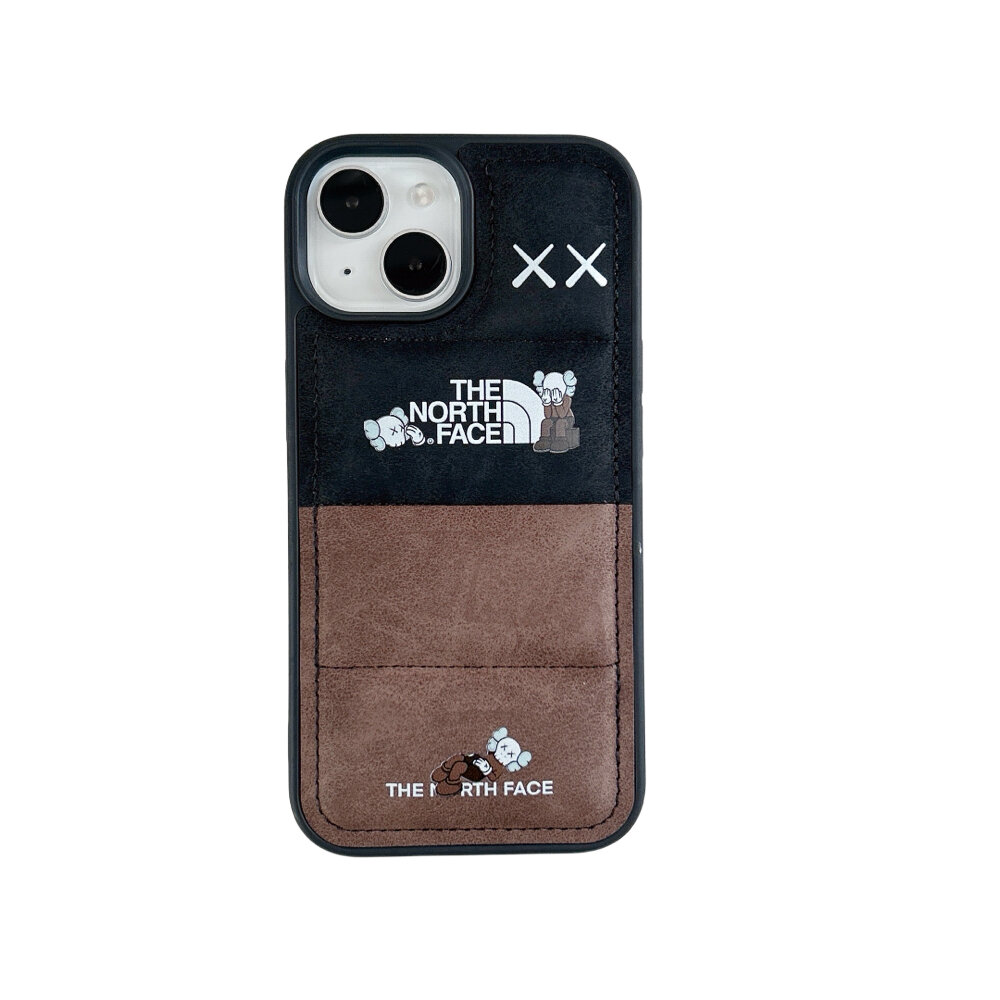 Чехол для iPhone 13 / 14 черный / коричневый силиконовый дутый пуховик North Face (под замшу)