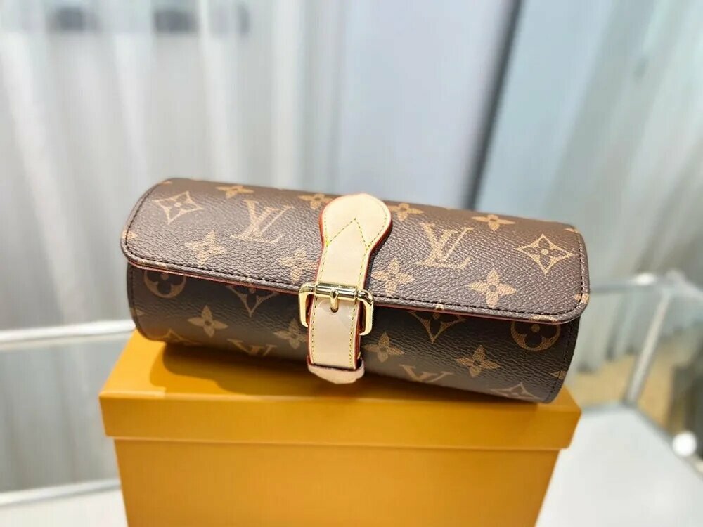Кофр Louis Vuitton для хранения вещей, стильный, качественный, надёжный