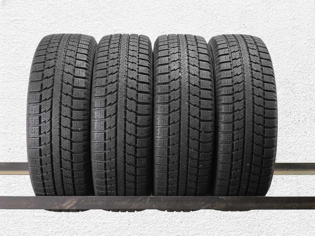 Зимние шины нешипованные TOYO Observe GSi5 205/65 R16 10.0% износ PT0010211 TSB053101