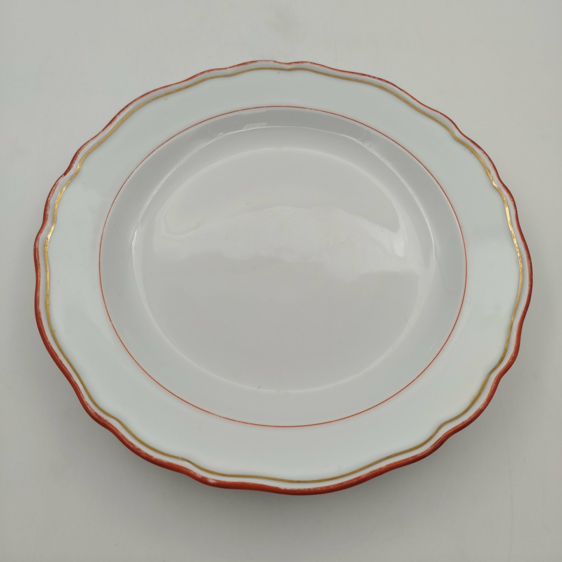 Тарелка десертная, украшенная линейным орнаментом, Meissen (Мейсенский фарфор)