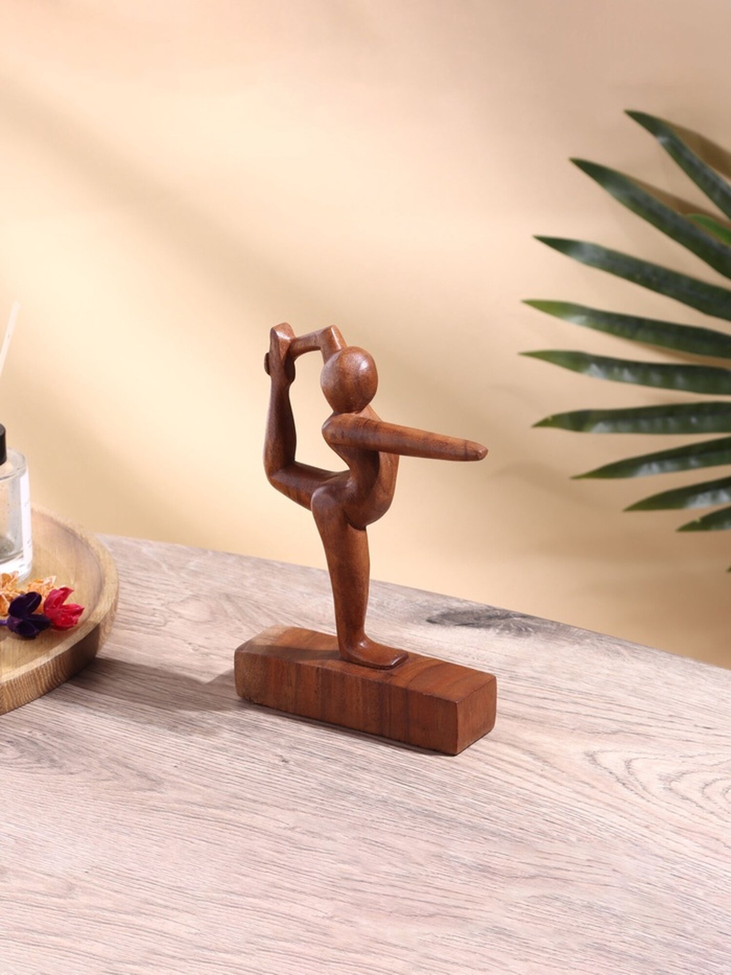 Статуэтка Сима-ленд "Гимнастка", дерево, 14x5x20 см, коричневая