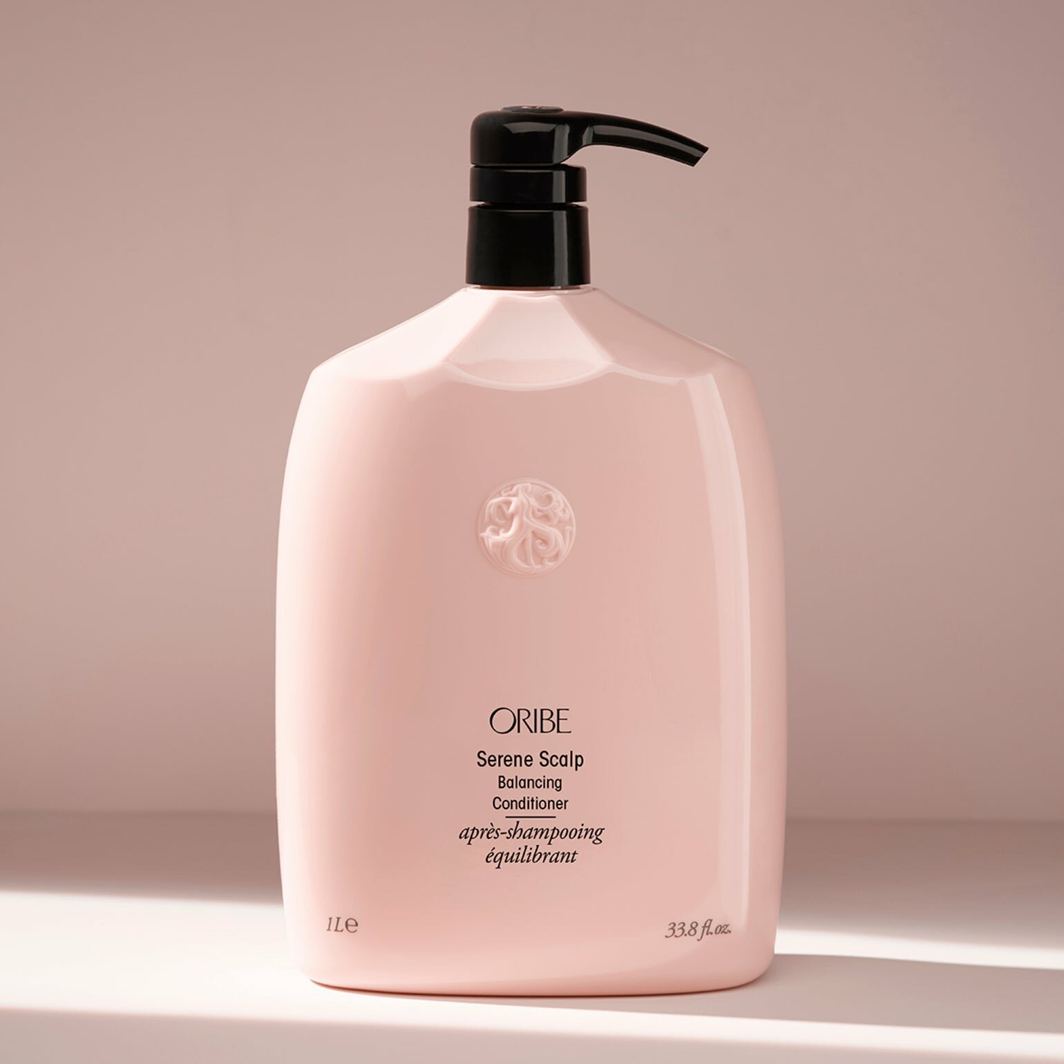 ORIBE Успокаивающее средство для чувствительной кожи головы Serene Scalp Balancing Conditioner 1000 мл