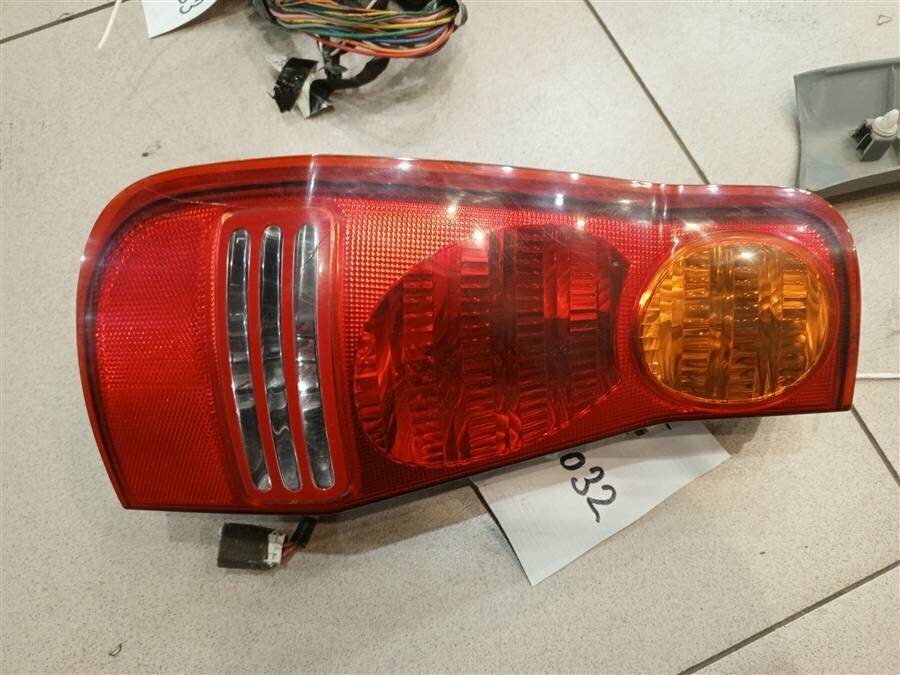 Фонарь задний наружный левый от Hyundai Matrix 2001-2010