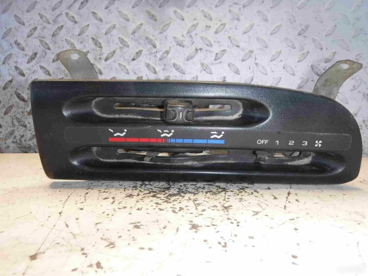 Блок управления отопителем Hyundai H-100 II (1996—2004) 9734043700