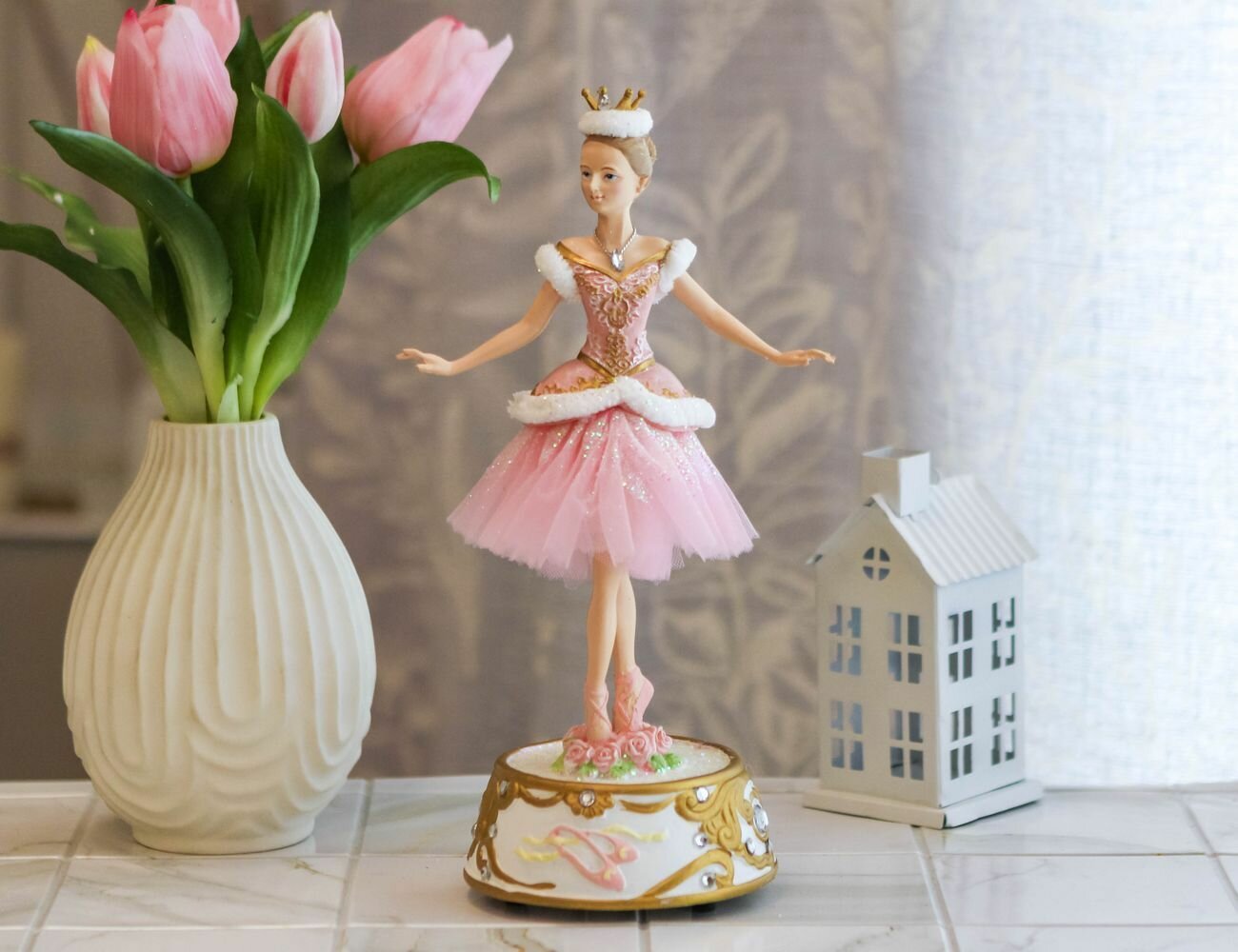 Музыкальная фигурка балерина - танец принцессы РОЗ, полистоун, текстиль, 25 см, Kurts Adler T2274
