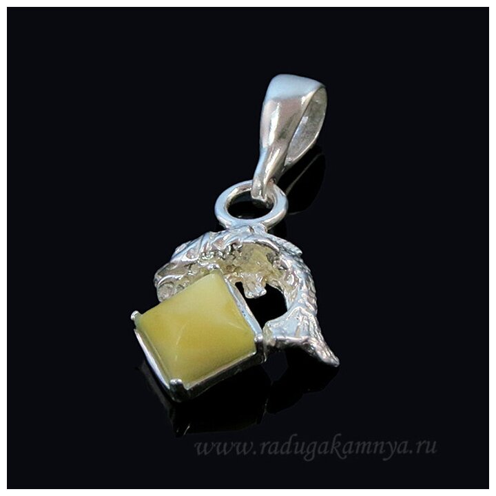 Подвеска, янтарь