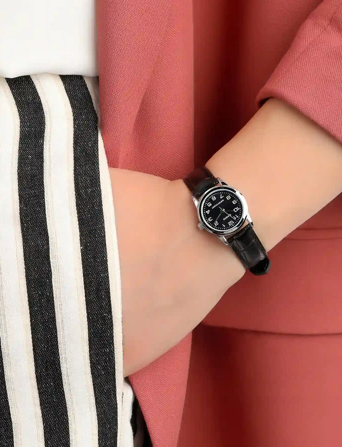 Наручные часы CASIO Collection, серебряный/черный — фото 1