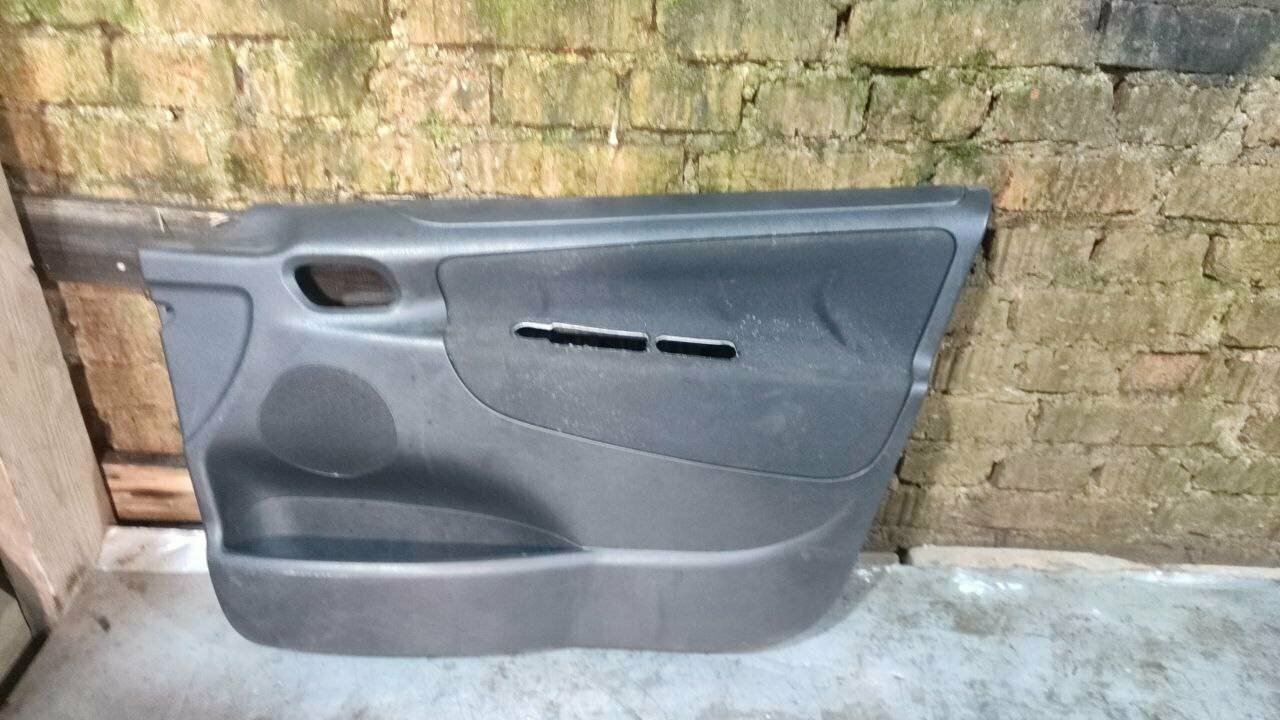 Обшивка двери передней правой Peugeot 207 (2006 - 2009)