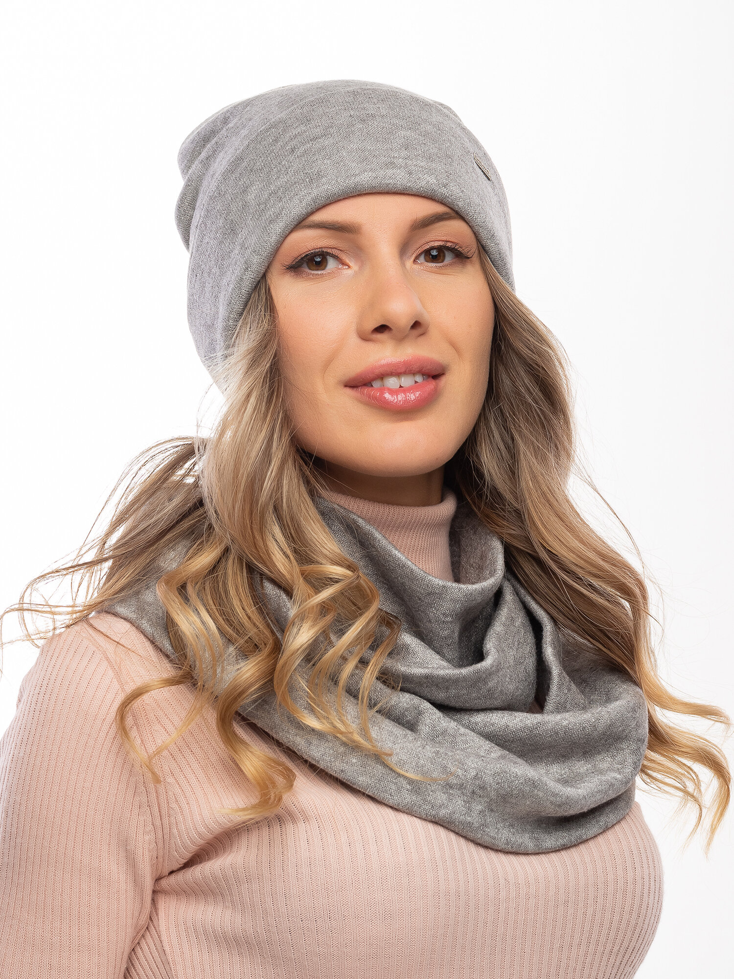 Шапка-бини для женщин