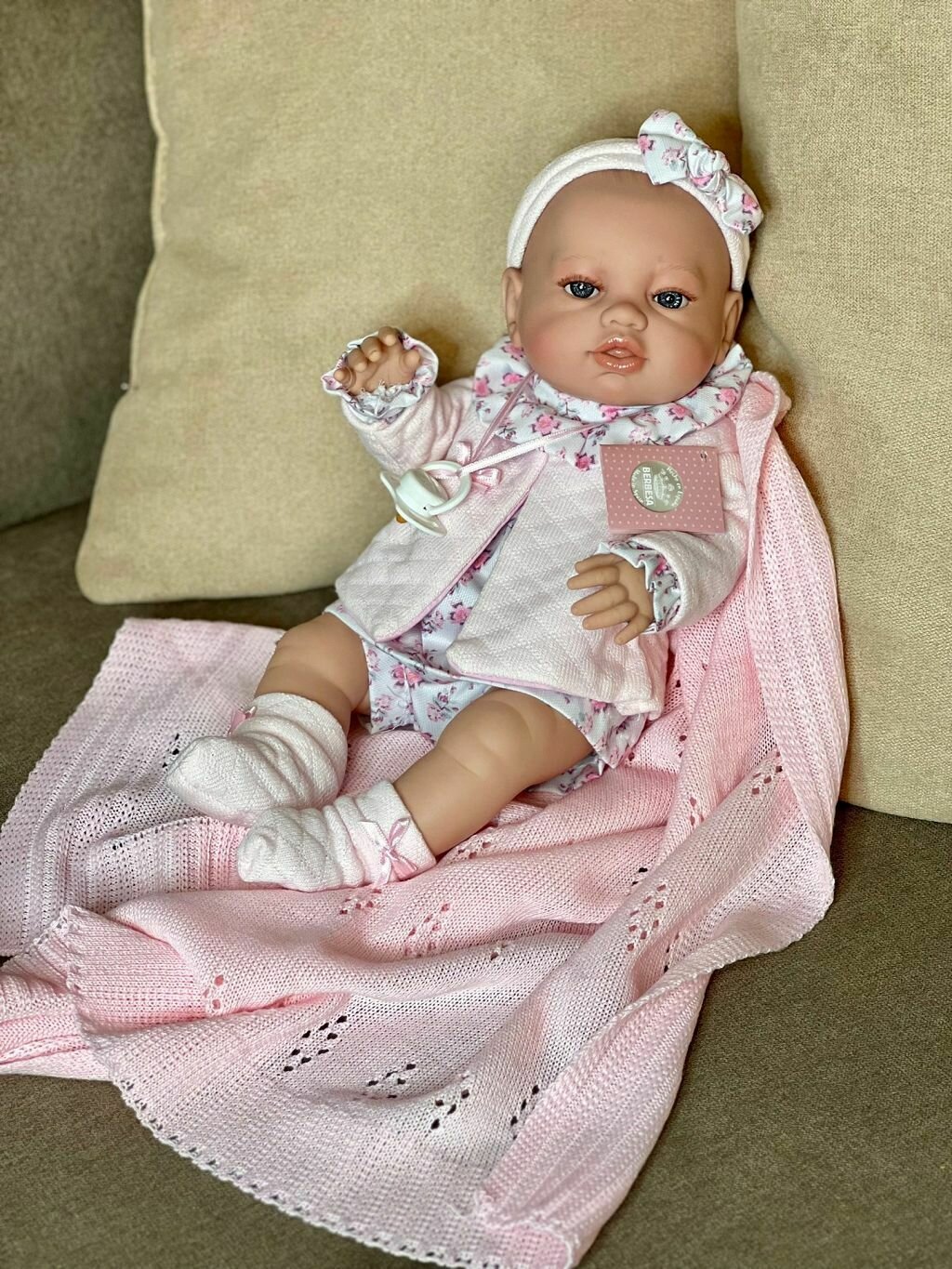 Кукла для девочки виниловая 42 см Ресьен Насидо с пледом (5122K)