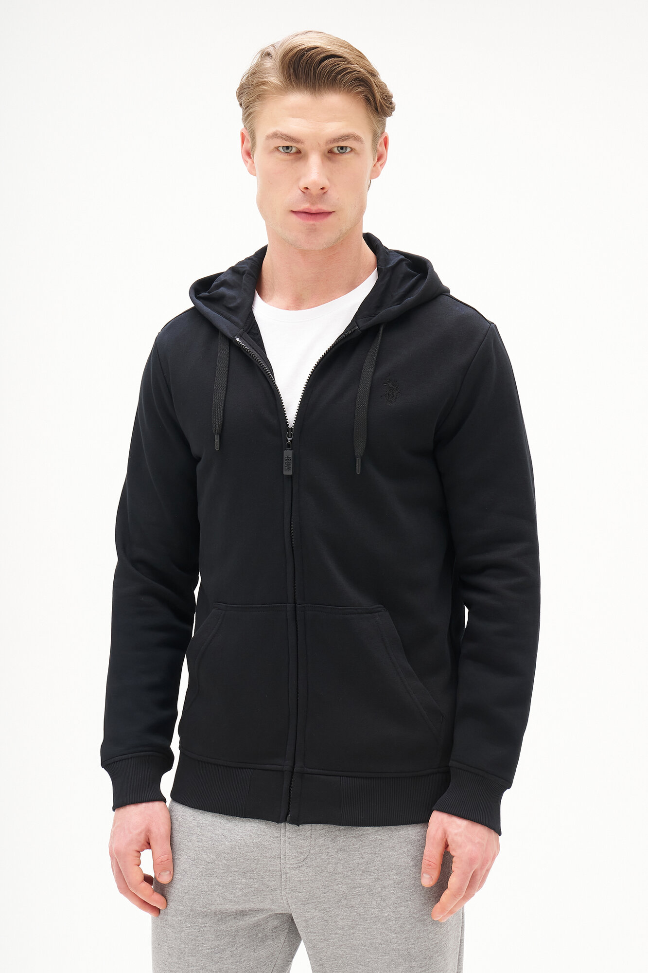 Толстовка спортивная