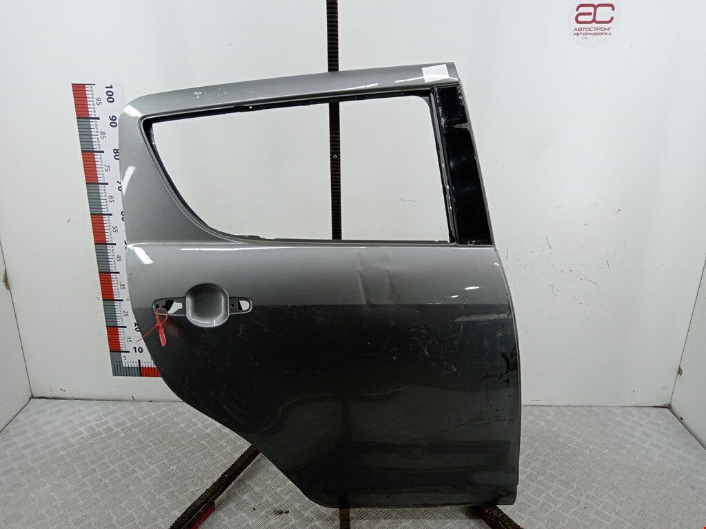 Дверь задняя правая Suzuki Swift 3 арт. 1880636