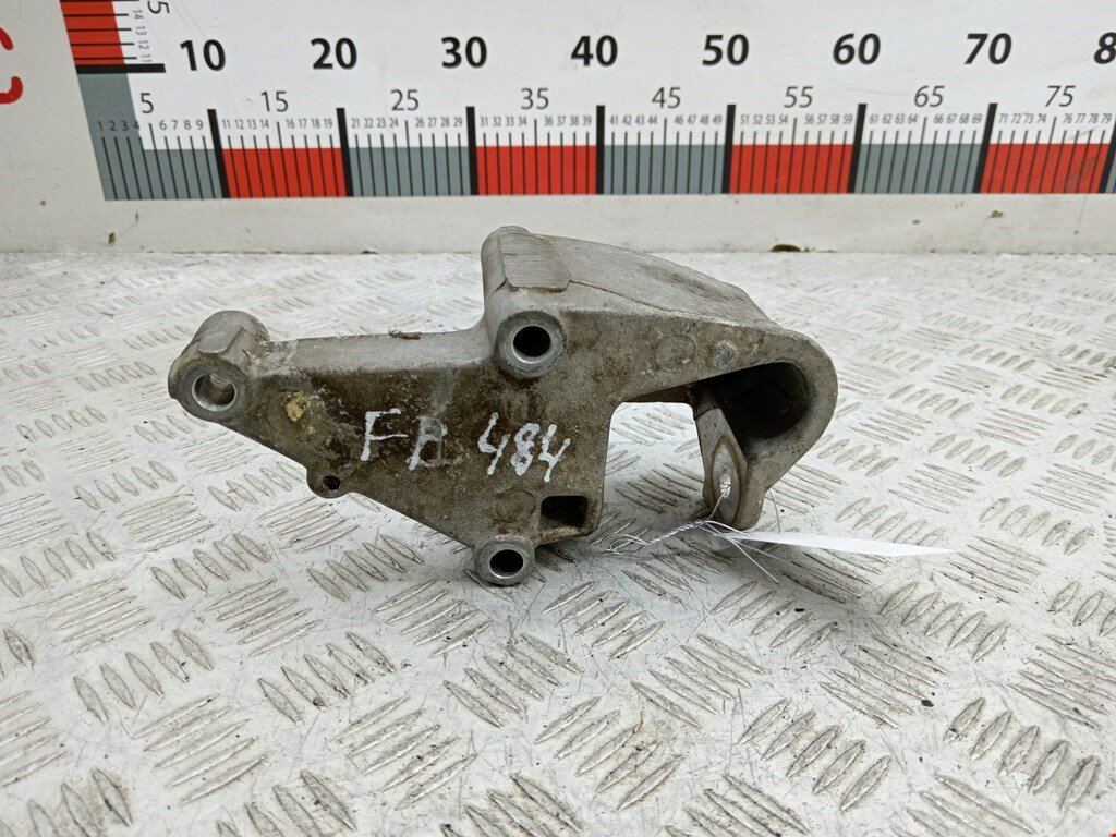 Кронштейн (крепление лапа) двигателя Peugeot 607 9630876680 арт. 1912290