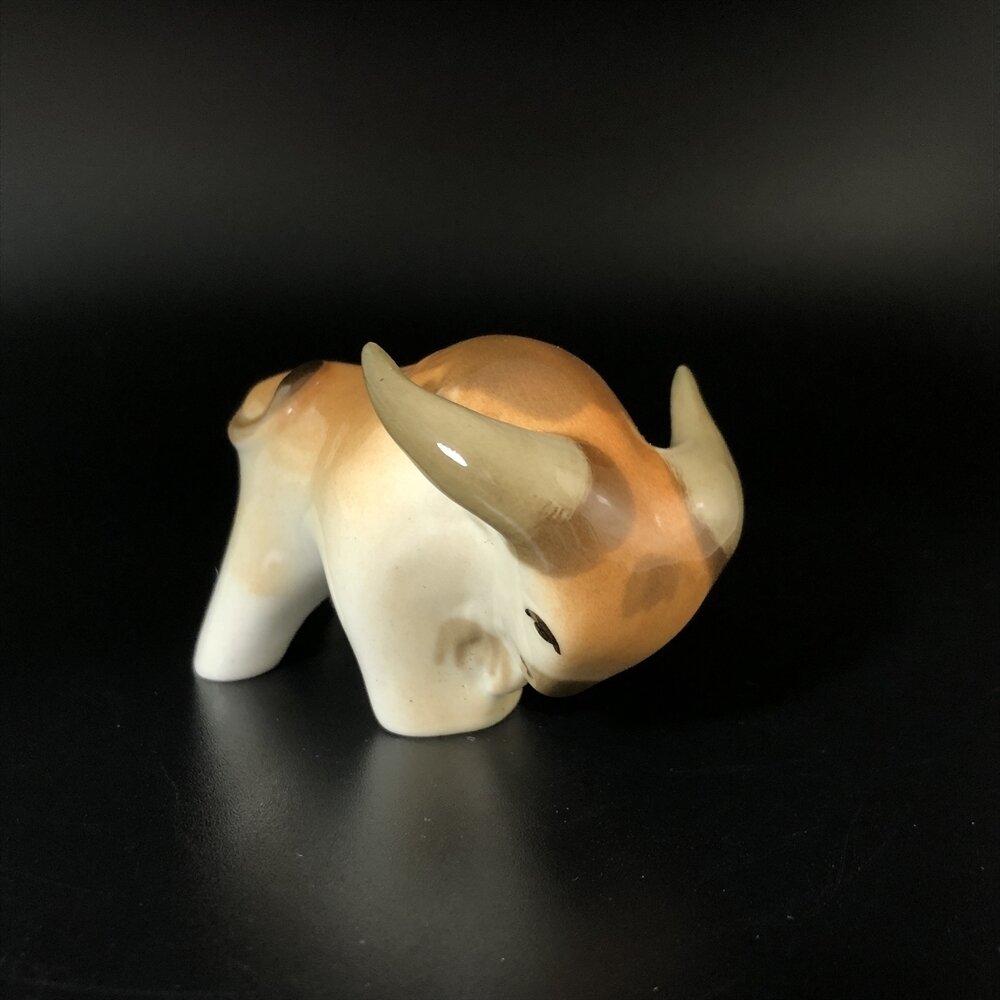 Статуэтка «Бык», фарфор, ЛФЗ, СССР, 1970-е гг.