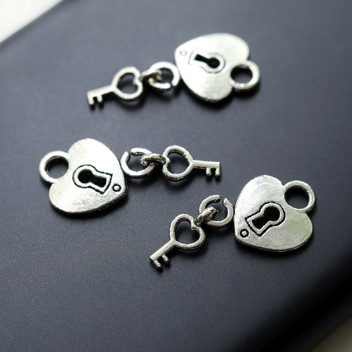 Кулон Подвеска металлическая 25 шт. для рукоделия / браслета / сережек, цвет античное серебро, 27x15.5x2 мм