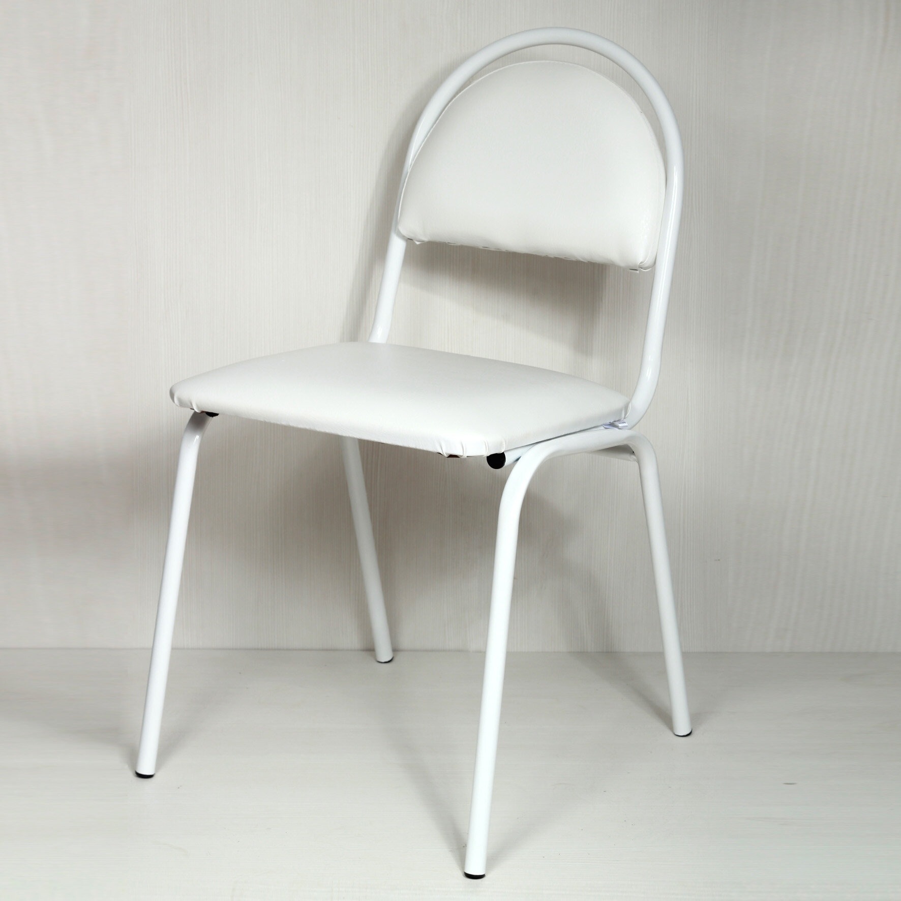 Стул офисный Стандарт, каркас белый, обивка искусственная кожа белая