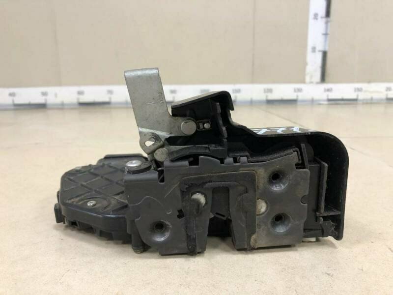 Замок двери задней левой Ford Focus 2 DB 2008-2011 кат.номер: 4M5AR26413BE 4M5AR26413EC