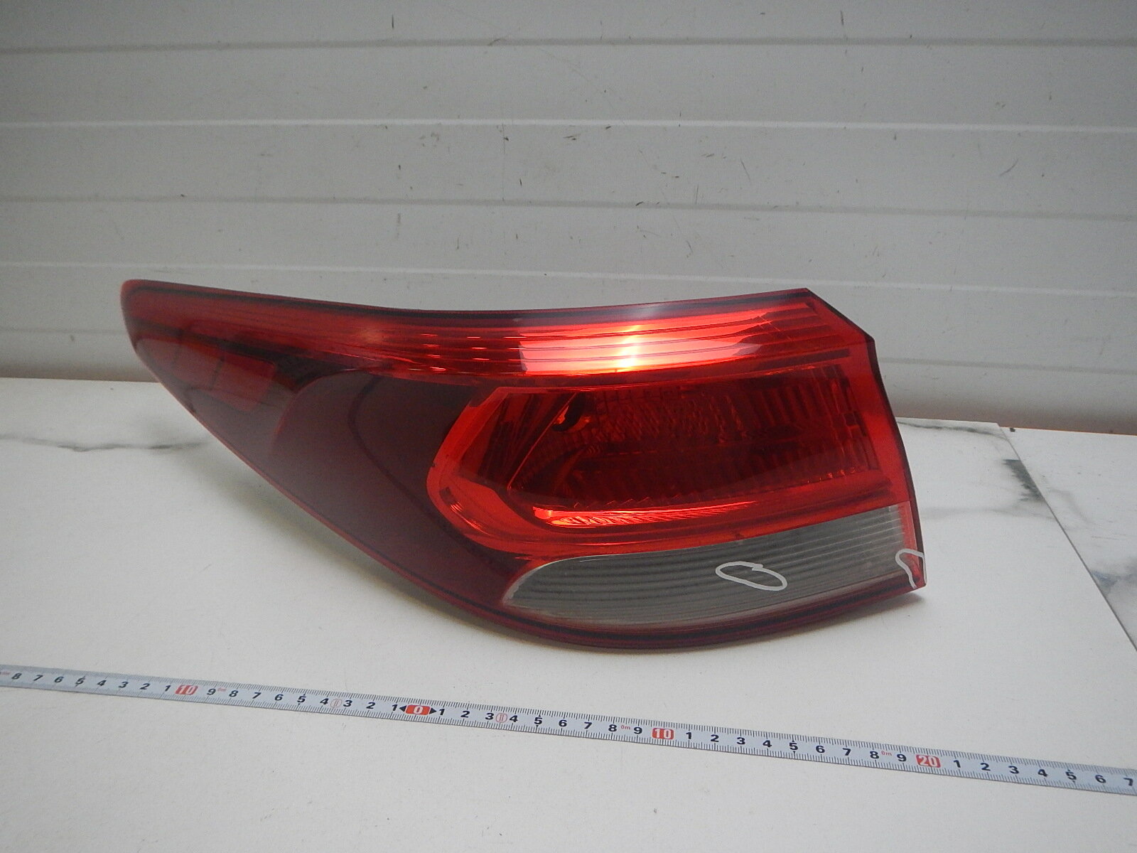 Б/У Фонарь задний левый, KIA (Киа)-RIO (17-) KIA RIO (17-) Трещина на стекле, Царапины, Грязь внутри. 635555 Hyundai-KIA...