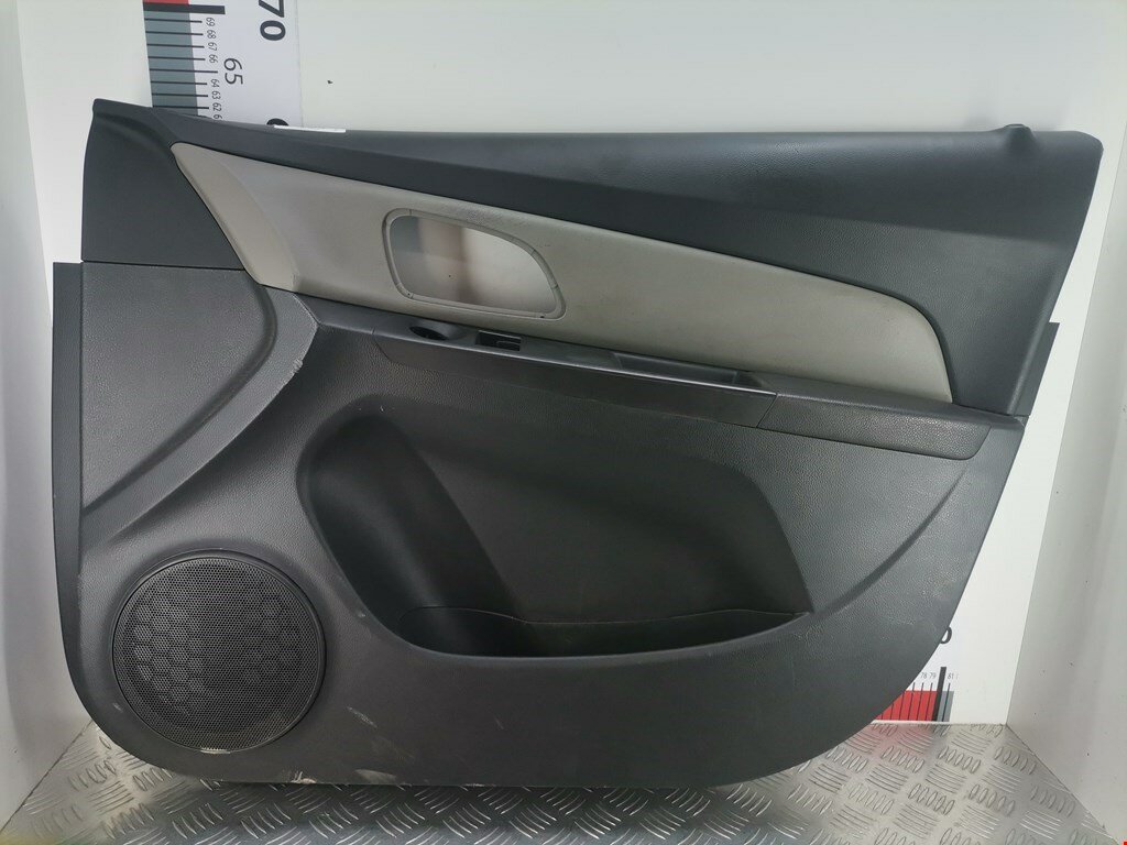 Обшивка (карта) двери передней правой Chevrolet Cruze 2 (J300) 94823204 арт. 1887144