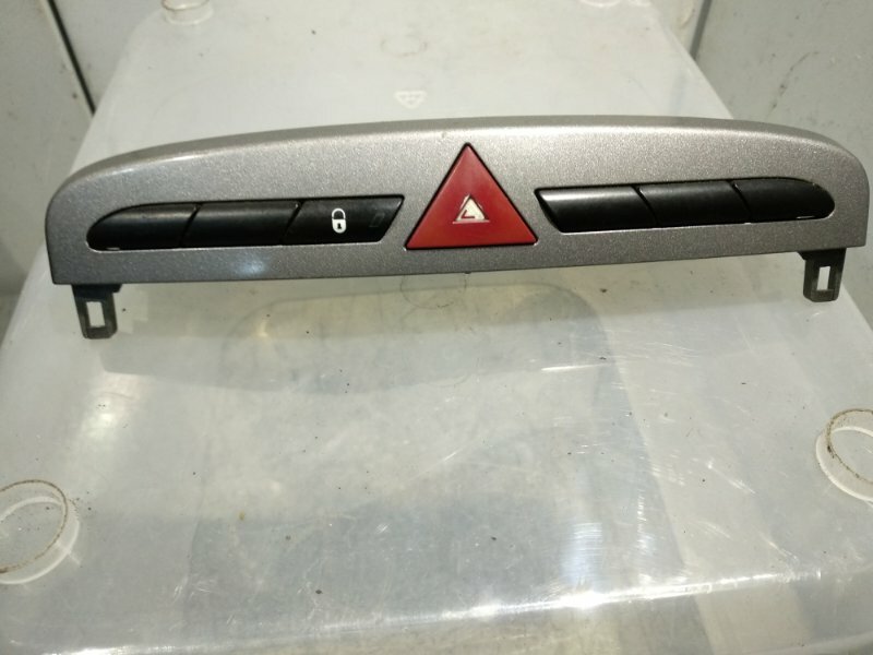 Б/У Кнопка аварийной сигнализации Peugeot 308 I 07-б/у , Пежо 308 Кнопка аварийной сигнализации Peugeot 308 2007-2011 5656...