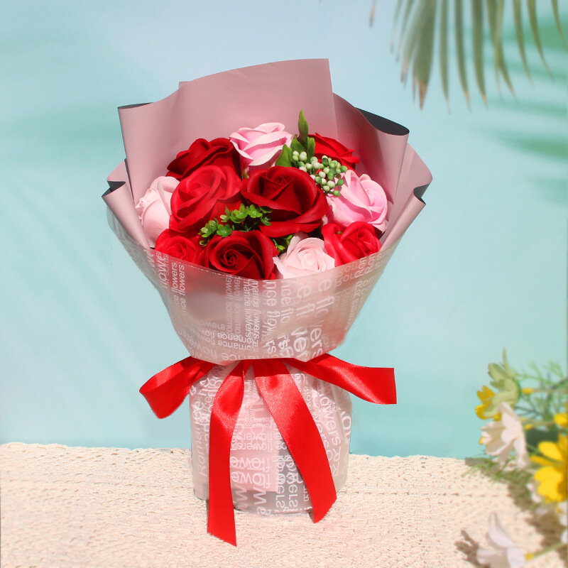 Букет "Подарок на фестиваль Танабата" Aida, красные розы, мыльный цветок, белая оконная сумка