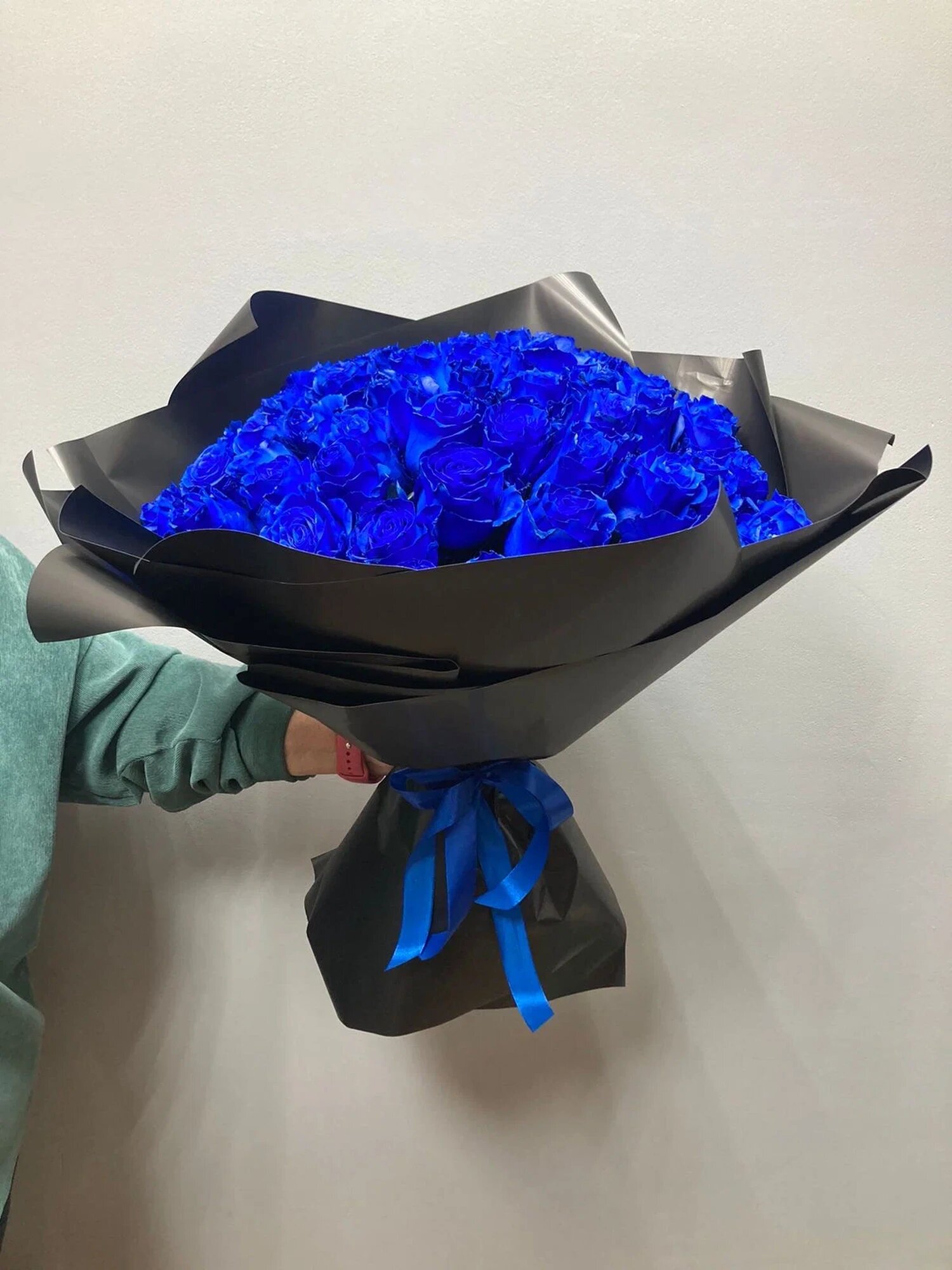 Букет ShokoFlowers "Синие розы", 51 цветок, на стеблях, 1 упаковка