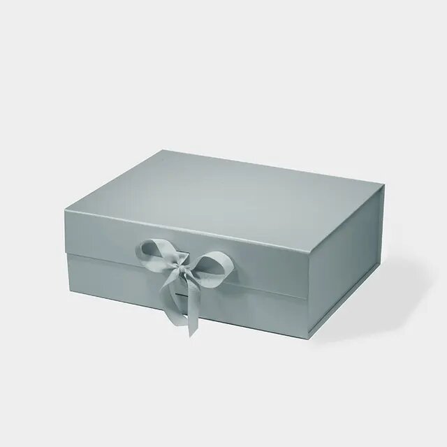 Geotobox 33 x 25,5 x 11,5 см | 31,4 x 24,5 x 11,1 см Популярная глубокая черно-белая подарочная коробка формата A4 с магнитной застежкой