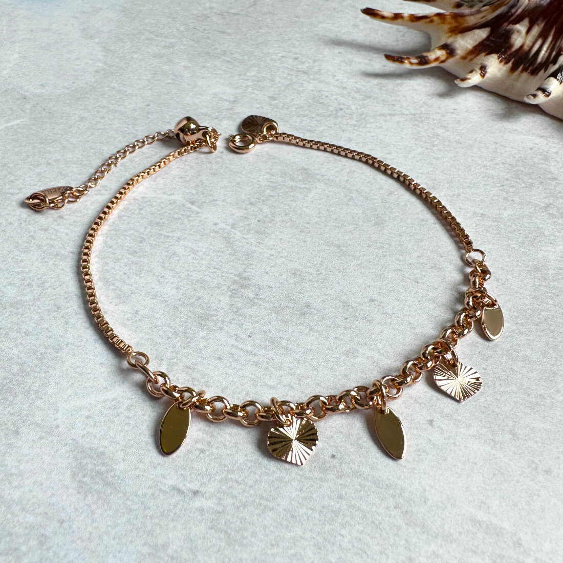 Браслет на ногу