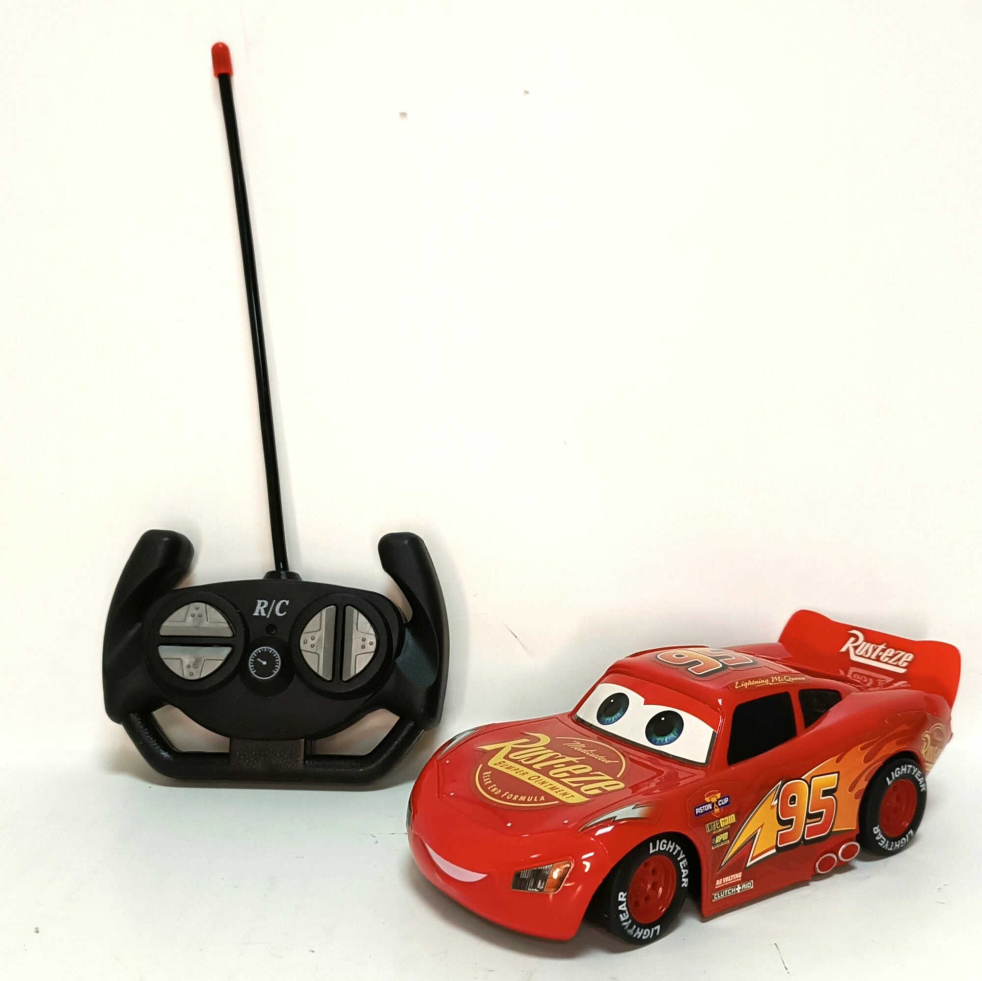 Машинка на пульте управления молния маквин