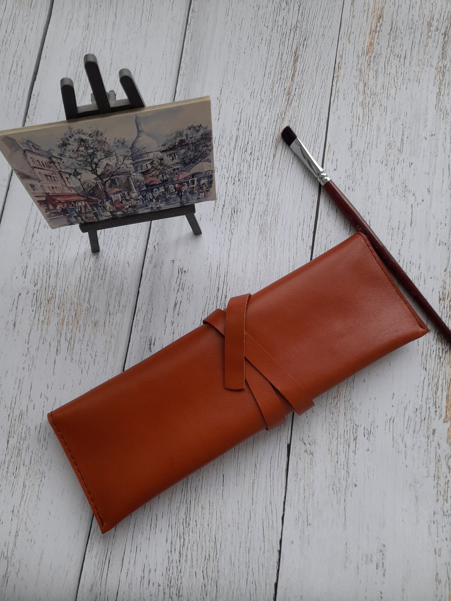 Чехол, пенал - скрутка для художественных кистей, карандашей. Натуральная кожа, цвет Янтарь