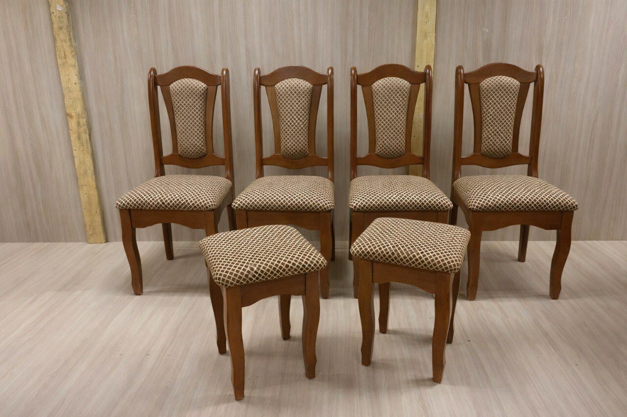 Стулья 4 штуки+2 таб , массив берёзы, мягкая спинка, высота 96см, высота сиденья 45см. крепление металл. цвет темный орех.