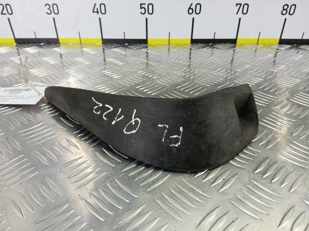 Брызговик передний левый Б/У для Kia Ceed ED рестайлинг (2010—2012) 868311H000