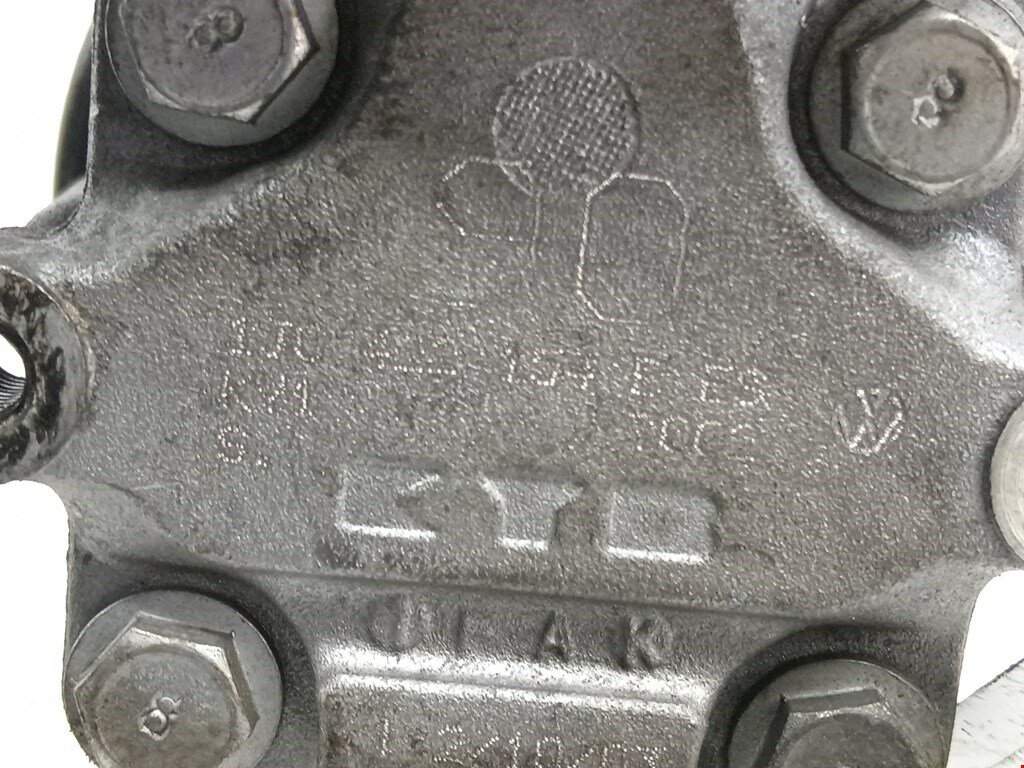 Насос гидроусилителя руля (ГУР) Volkswagen Golf 4 1J0422152A арт. 1947634