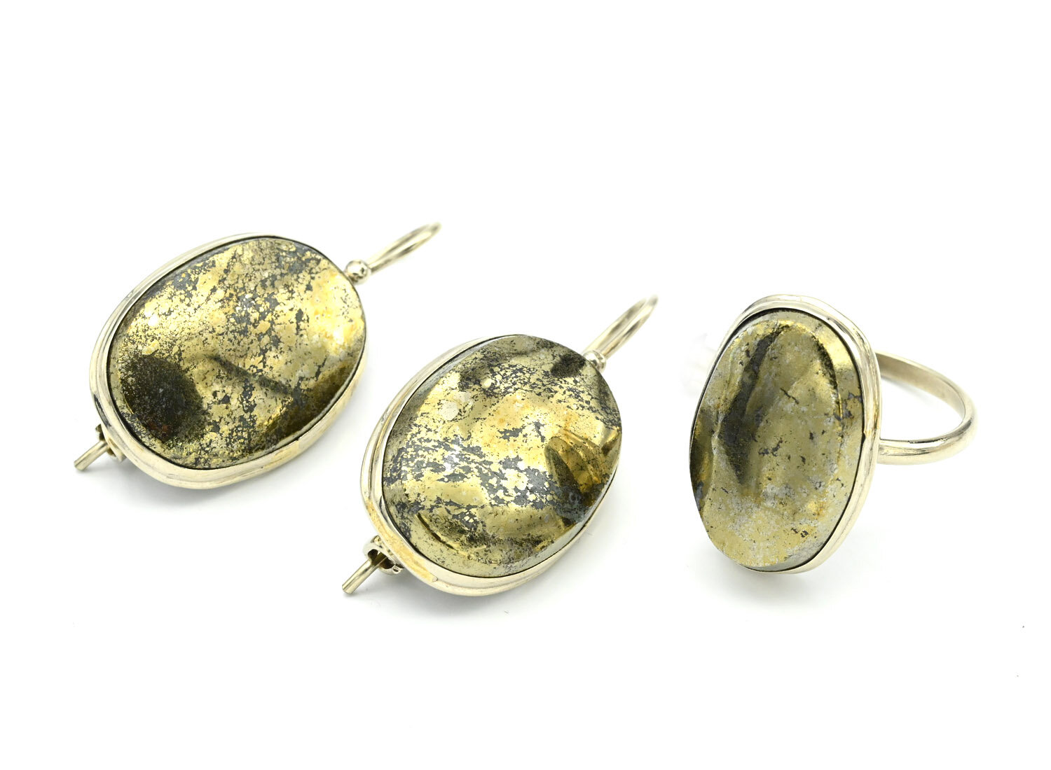 Комплект бижутерии: кольцо, серьги, пирит